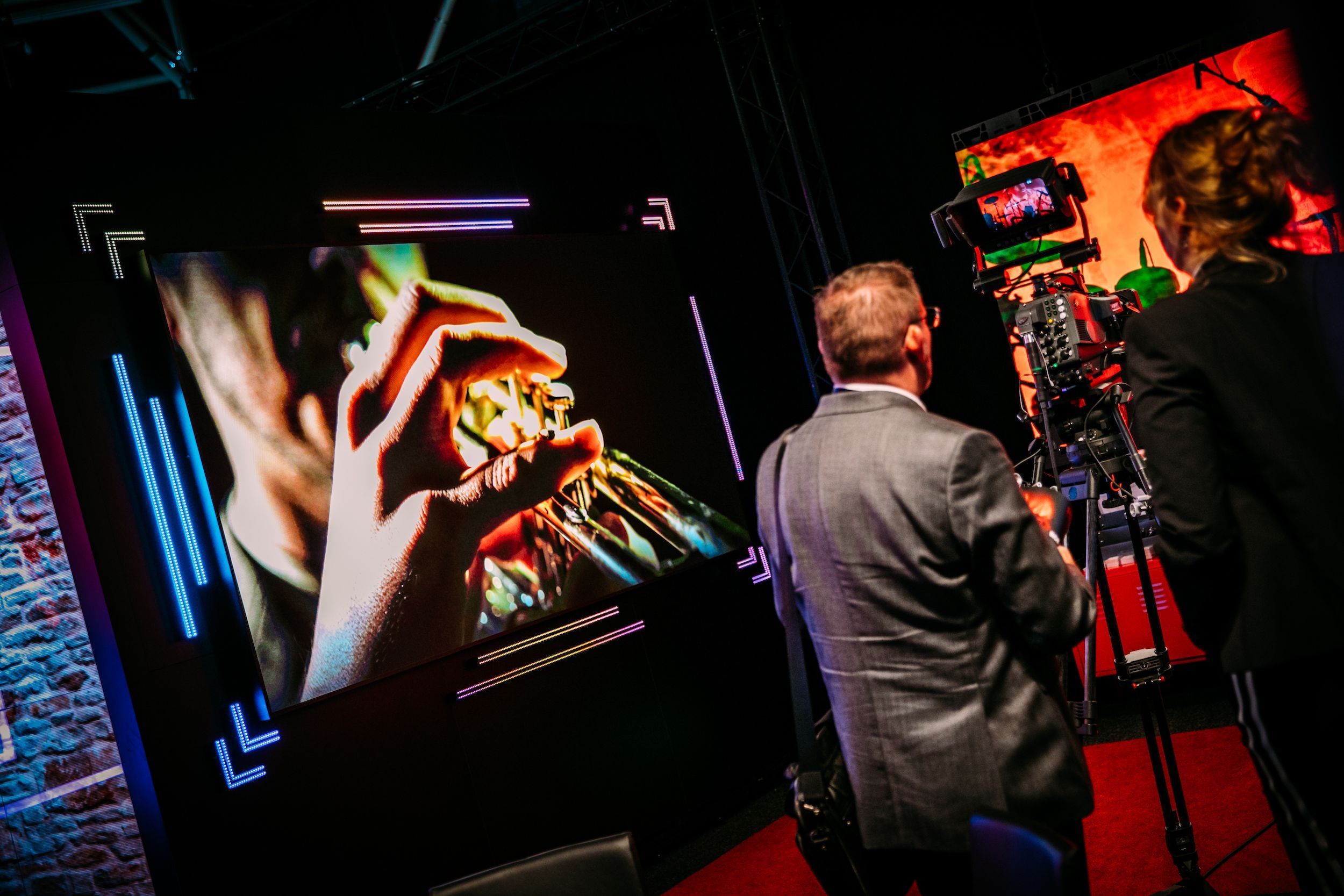 Exhibition Downloads - All production information | ROE Visual